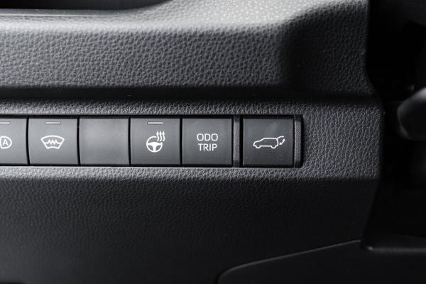Pelēks Toyota RAV4 2024 Rīga, ar dzinēja tilpumu 2.50 L un nobraukumu 78 tūkst. km par 36950 €, foto 10 vietnē AUTOMOTO.COM.LV