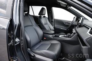 Grey Toyota RAV4 2024 in Riga, with an engine capacity of 2.50 L and mileage of 89 thousand km for 36500 €, photo 7 on AUTOMOTO.COM.LV