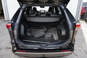 Grey Toyota RAV4 2024 in Riga, with an engine capacity of 2.50 L and mileage of 89 thousand km for 36500 €, photo 20 on AUTOMOTO.COM.LV