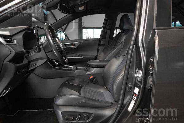 Pelēks Toyota RAV4 2024 Rīga, ar dzinēja tilpumu 2.50 L un nobraukumu 33 tūkst. km par 40500 €, foto 8 vietnē AUTOMOTO.COM.LV