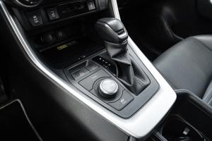 Pelēks Toyota RAV4 2024 Rīga, ar dzinēja tilpumu 2.50 L un nobraukumu 89 tūkst. km par 35850 €, foto 15 vietnē AUTOMOTO.COM.LV