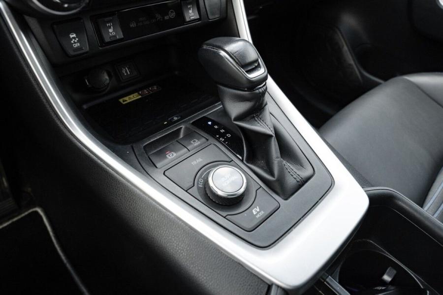 Pelēks Toyota RAV4 2024 Rīga, ar dzinēja tilpumu 2.50 L un nobraukumu 89 tūkst. km par 35850 €, foto 15 vietnē AUTOMOTO.COM.LV