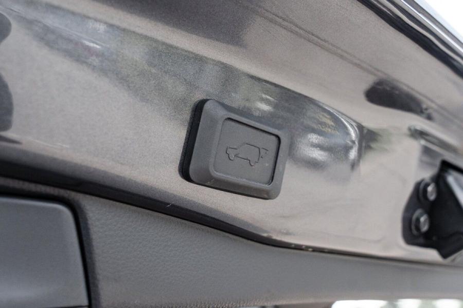 Pelēks Toyota RAV4 2024 Rīga, ar dzinēja tilpumu 2.50 L un nobraukumu 89 tūkst. km par 35850 €, foto 21 vietnē AUTOMOTO.COM.LV