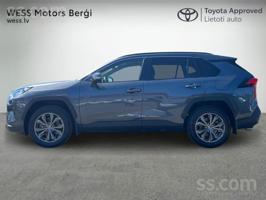 Pelēks Toyota RAV4 2024 Rīga, ar dzinēja tilpumu 2.50 L un nobraukumu 57 tūkst. km par 38990 €, foto 4 vietnē AUTOMOTO.COM.LV