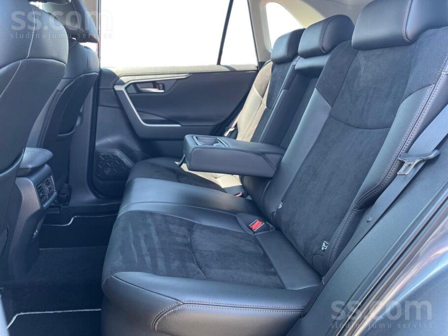 Pelēks Toyota RAV4 2024 Rīga, ar dzinēja tilpumu 2.50 L un nobraukumu 57 tūkst. km par 38990 €, foto 20 vietnē AUTOMOTO.COM.LV