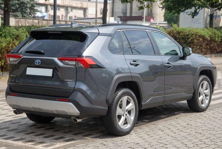 Grey Toyota RAV4 2024 in Vilnius, with an engine capacity of 2.49 L and mileage of 20 thousand km for 33950 €, photo 6 on AUTOMOTO.COM.LV