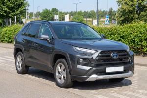 Grey Toyota RAV4 2024 in Vilnius, with an engine capacity of 2.49 L and mileage of 20 thousand km for 33950 €, photo 8 on AUTOMOTO.COM.LV