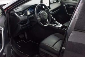 Grey Toyota RAV4 2024 in Vilnius, with an engine capacity of 2.49 L and mileage of 20 thousand km for 33950 €, photo 13 on AUTOMOTO.COM.LV