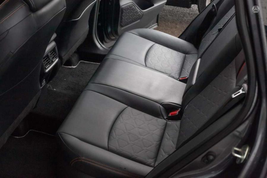 Grey Toyota RAV4 2024 in Vilnius, with an engine capacity of 2.49 L and mileage of 20 thousand km for 33950 €, photo 19 on AUTOMOTO.COM.LV