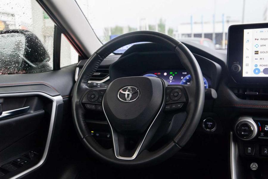 Grey Toyota RAV4 2024 in Vilnius, with an engine capacity of 2.49 L and mileage of 20 thousand km for 33950 €, photo 25 on AUTOMOTO.COM.LV