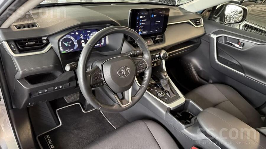Pelēks Toyota RAV4 2024 Rīga, ar dzinēja tilpumu 2.50 L un nobraukumu 58 tūkst. km par 30900 €, foto 12 vietnē AUTOMOTO.COM.LV