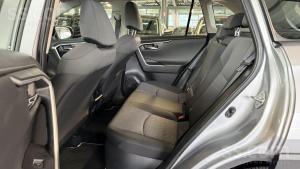 Pelēks Toyota RAV4 2024 Rīga, ar dzinēja tilpumu 2.50 L un nobraukumu 58 tūkst. km par 30900 €, foto 13 vietnē AUTOMOTO.COM.LV