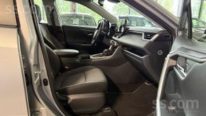 Pelēks Toyota RAV4 2024 Rīga, ar dzinēja tilpumu 2.50 L un nobraukumu 58 tūkst. km par 30900 €, foto 16 vietnē AUTOMOTO.COM.LV