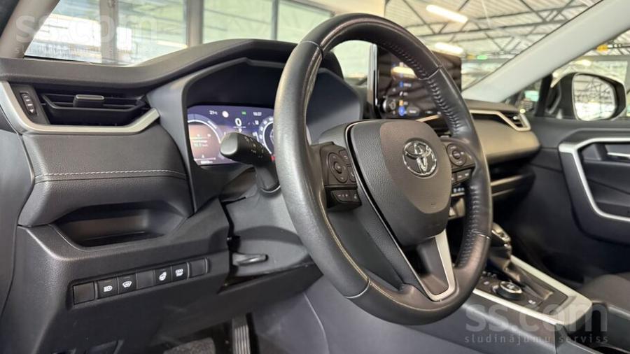Pelēks Toyota RAV4 2024 Rīga, ar dzinēja tilpumu 2.50 L un nobraukumu 58 tūkst. km par 30900 €, foto 18 vietnē AUTOMOTO.COM.LV