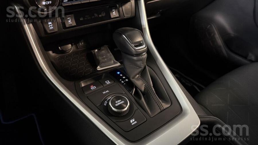 Pelēks Toyota RAV4 2024 Rīga, ar dzinēja tilpumu 2.50 L un nobraukumu 58 tūkst. km par 30900 €, foto 23 vietnē AUTOMOTO.COM.LV