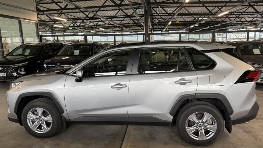 Grey Toyota RAV4 2024 in Riga, with an engine capacity of 2.50 L and mileage of 58 thousand km for 3090000 €, photo 1 on AUTOMOTO.COM.LV
