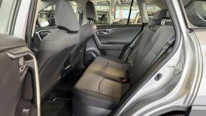 Grey Toyota RAV4 2024 in Riga, with an engine capacity of 2.50 L and mileage of 58 thousand km for 3090000 €, photo 12 on AUTOMOTO.COM.LV