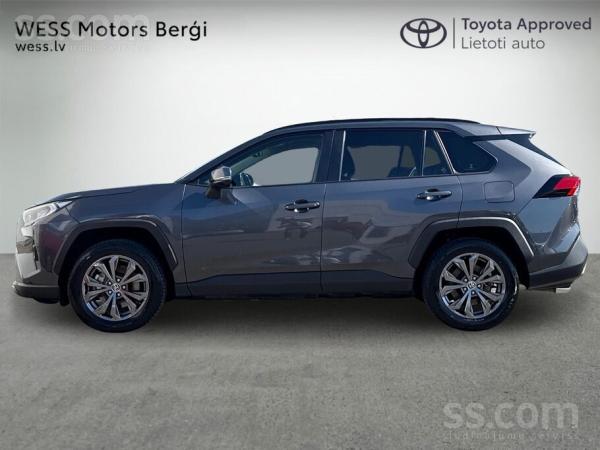 Pelēks Toyota RAV4 2024 Rīga, ar dzinēja tilpumu 2.50 L un nobraukumu 65 tūkst. km par 35990 €, foto 3 vietnē AUTOMOTO.COM.LV