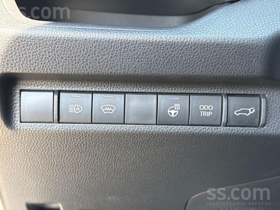 Pelēks Toyota RAV4 2024 Rīga, ar dzinēja tilpumu 2.50 L un nobraukumu 65 tūkst. km par 35990 €, foto 17 vietnē AUTOMOTO.COM.LV