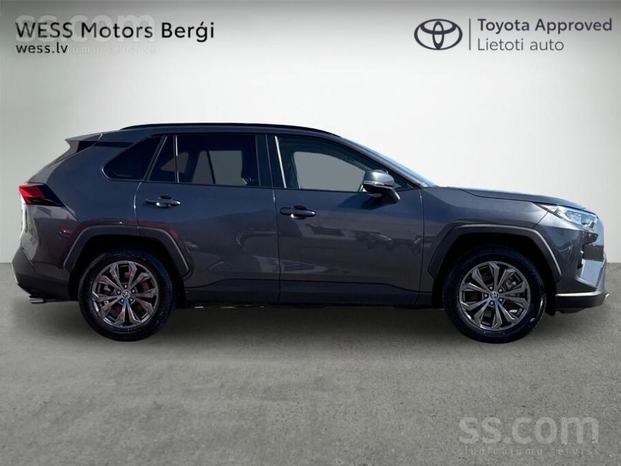 Pelēks Toyota RAV4 2024 Rīga, ar dzinēja tilpumu 2.50 L un nobraukumu 65 tūkst. km par 35990 €, foto 25 vietnē AUTOMOTO.COM.LV