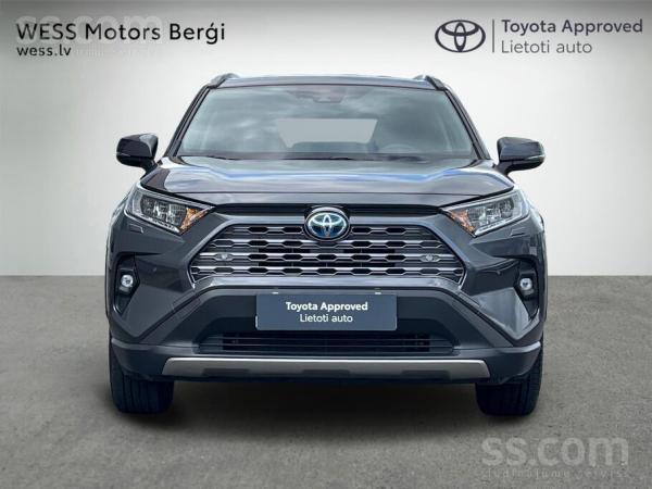 Grey Toyota RAV4 2024 in Riga, with an engine capacity of 2.50 L and mileage of 16 thousand km for 34990 €, photo 5 on AUTOMOTO.COM.LV