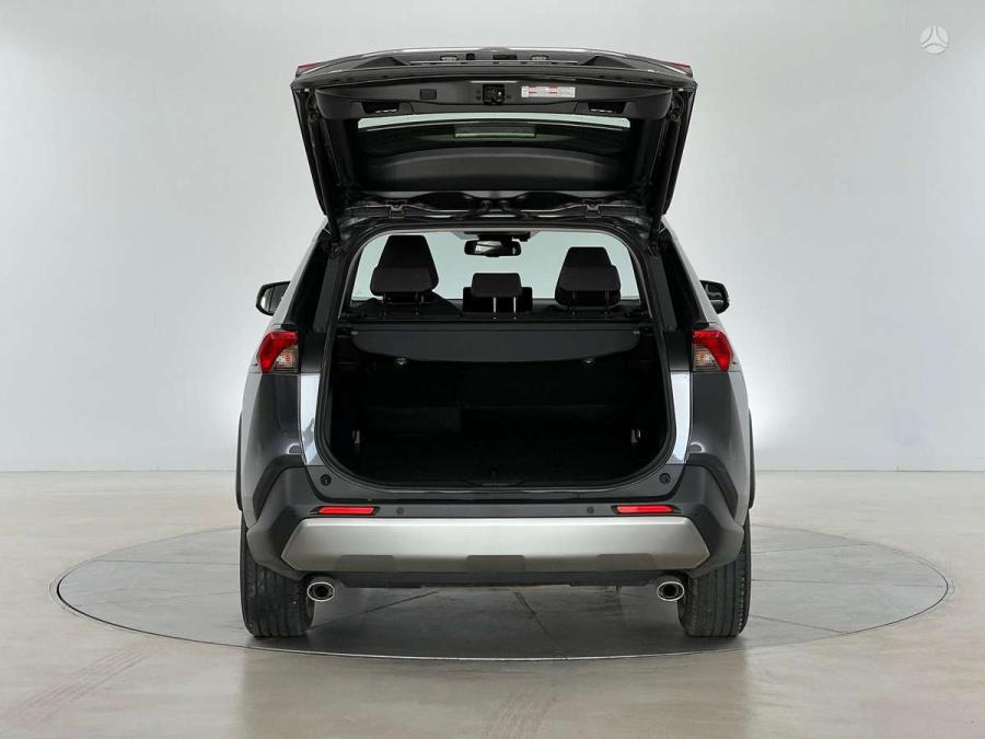 Pelēks Toyota RAV4 2024 Viļņa, ar dzinēja tilpumu 2.49 L un nobraukumu 33 tūkst. km par 38900 €, foto 11 vietnē AUTOMOTO.COM.LV