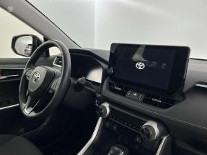 Pelēks Toyota RAV4 2024 Viļņa, ar dzinēja tilpumu 2.49 L un nobraukumu 33 tūkst. km par 38900 €, foto 15 vietnē AUTOMOTO.COM.LV