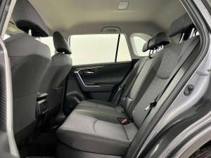 Pelēks Toyota RAV4 2024 Viļņa, ar dzinēja tilpumu 2.49 L un nobraukumu 33 tūkst. km par 38900 €, foto 20 vietnē AUTOMOTO.COM.LV