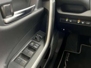 Pelēks Toyota RAV4 2024 Viļņa, ar dzinēja tilpumu 2.49 L un nobraukumu 33 tūkst. km par 38900 €, foto 26 vietnē AUTOMOTO.COM.LV
