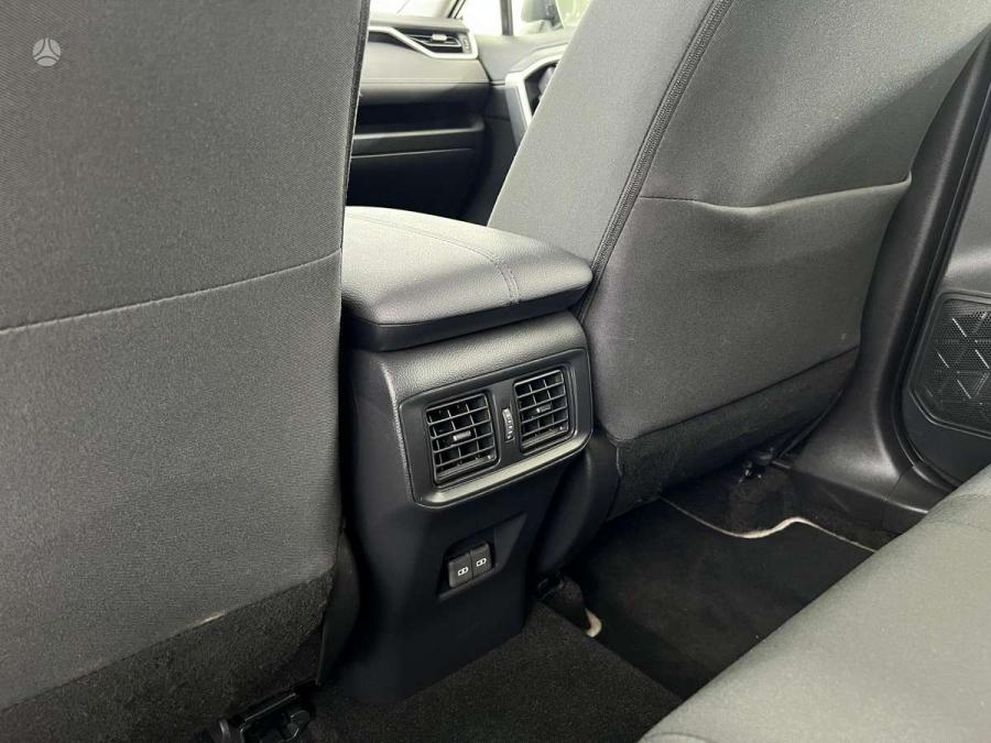 Pelēks Toyota RAV4 2024 Viļņa, ar dzinēja tilpumu 2.49 L un nobraukumu 33 tūkst. km par 38900 €, foto 27 vietnē AUTOMOTO.COM.LV