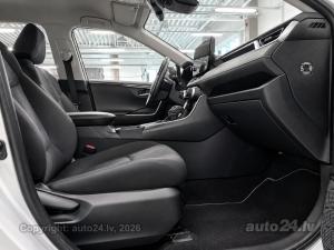 Grey Toyota RAV4 2024 in Tallinn, with an engine capacity of 2.50 L and mileage of 51 thousand km for 34990 €, photo 10 on AUTOMOTO.COM.LV