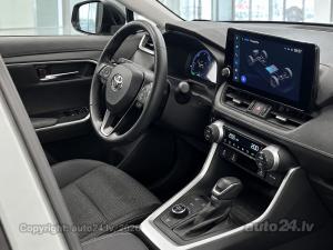 Grey Toyota RAV4 2024 in Tallinn, with an engine capacity of 2.50 L and mileage of 51 thousand km for 34990 €, photo 12 on AUTOMOTO.COM.LV