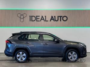 Pelēks Toyota RAV4 2024 Tallina, ar dzinēja tilpumu 2.50 L un nobraukumu 39 tūkst. km par 34990 €, foto 4 vietnē AUTOMOTO.COM.LV