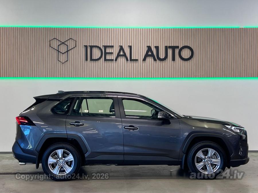 Pelēks Toyota RAV4 2024 Tallina, ar dzinēja tilpumu 2.50 L un nobraukumu 39 tūkst. km par 34990 €, foto 4 vietnē AUTOMOTO.COM.LV