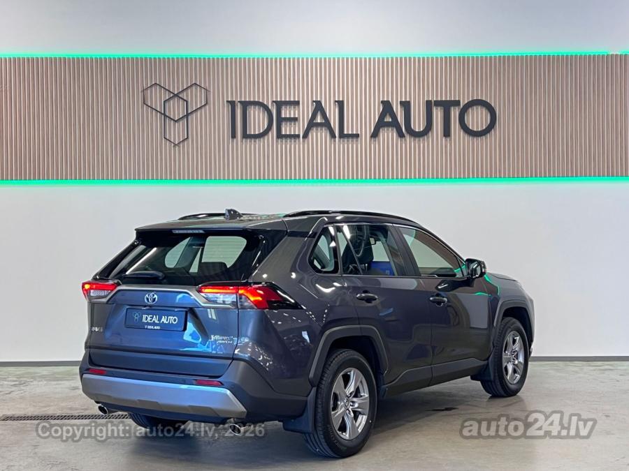 Pelēks Toyota RAV4 2024 Tallina, ar dzinēja tilpumu 2.50 L un nobraukumu 39 tūkst. km par 34990 €, foto 5 vietnē AUTOMOTO.COM.LV
