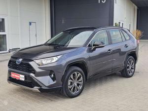 Pelēks Toyota RAV4 2024 Viļņa, ar dzinēja tilpumu 2.49 L un nobraukumu 6 tūkst. km par 33500 €, foto  vietnē AUTOMOTO.COM.LV