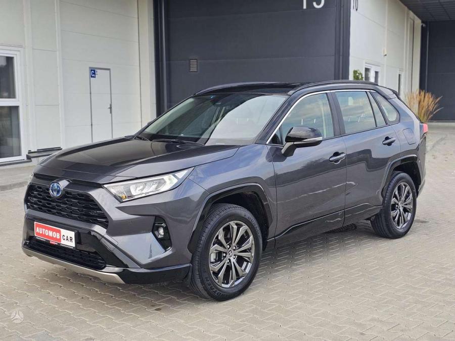 Pelēks Toyota RAV4 2024 Viļņa, ar dzinēja tilpumu 2.49 L un nobraukumu 6 tūkst. km par 33500 €, foto 1 vietnē AUTOMOTO.COM.LV