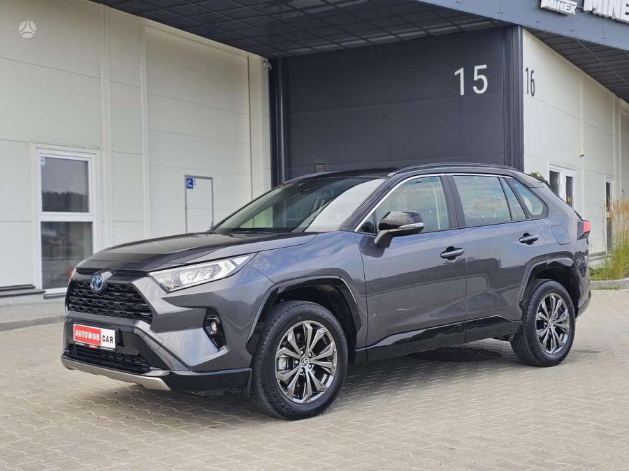 Pelēks Toyota RAV4 2024 Viļņa, ar dzinēja tilpumu 2.49 L un nobraukumu 6 tūkst. km par 33500 €, foto 3 vietnē AUTOMOTO.COM.LV