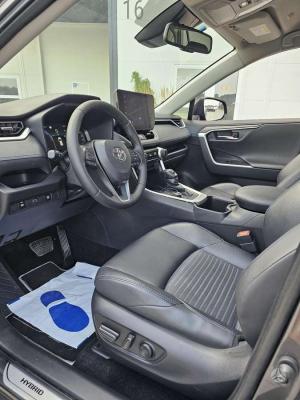Pelēks Toyota RAV4 2024 Viļņa, ar dzinēja tilpumu 2.49 L un nobraukumu 6 tūkst. km par 33500 €, foto 15 vietnē AUTOMOTO.COM.LV