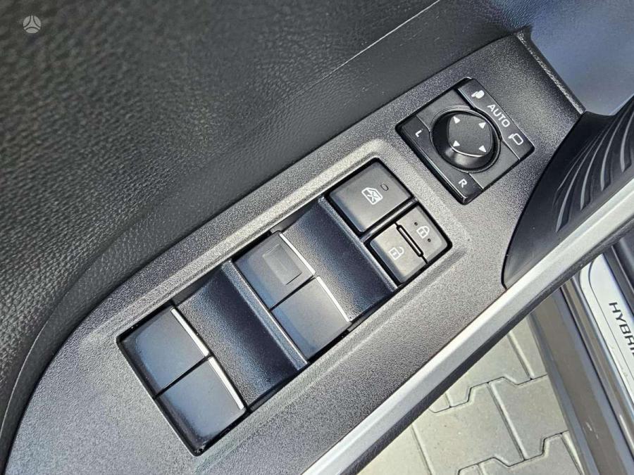 Pelēks Toyota RAV4 2024 Viļņa, ar dzinēja tilpumu 2.49 L un nobraukumu 6 tūkst. km par 33500 €, foto 16 vietnē AUTOMOTO.COM.LV