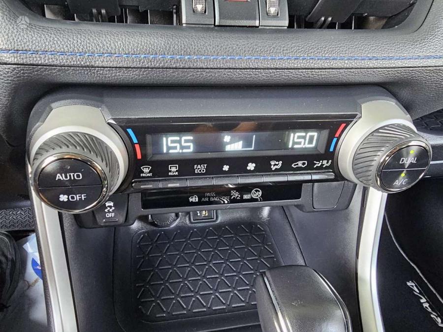 Pelēks Toyota RAV4 2024 Viļņa, ar dzinēja tilpumu 2.49 L un nobraukumu 6 tūkst. km par 33500 €, foto 28 vietnē AUTOMOTO.COM.LV