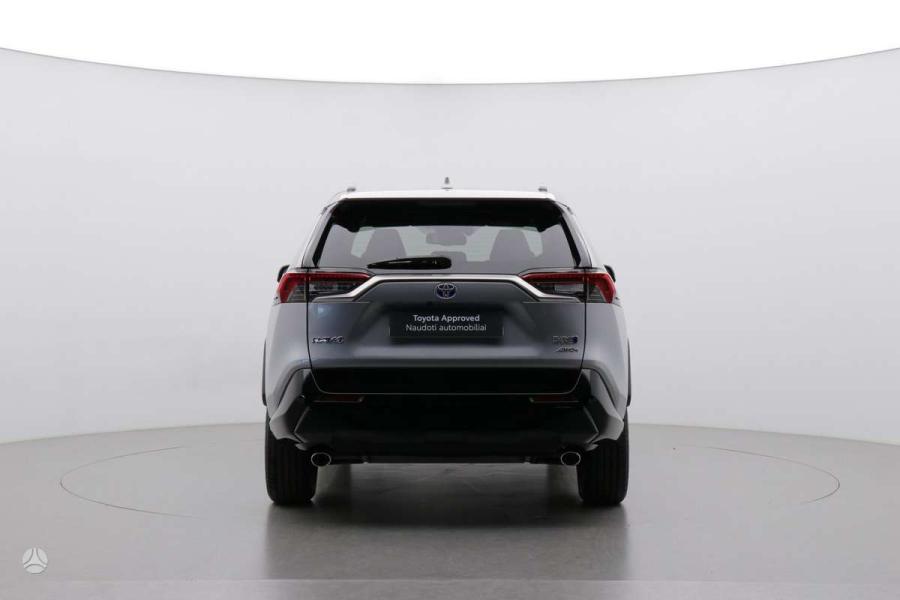 Grey Toyota RAV4 2024 in Vilnius, with an engine capacity of 2.49 L and mileage of 29 thousand km for 42900 €, photo 6 on AUTOMOTO.COM.LV