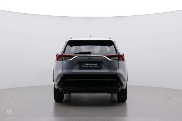 Toyota RAV4 2024 in Vilnius on AUTOMOTO.COM.LV Grey Toyota RAV4 2024 in Vilnius, with an engine capacity of 2.49 L and mileage of 29 thousand km for 42900 €, photo 6 on AUTOMOTO.COM.LV