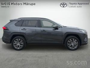 Pelēks Toyota RAV4 2024 Rīga, ar dzinēja tilpumu 2.50 L un nobraukumu 10 tūkst. km par 36590 €, foto 17 vietnē AUTOMOTO.COM.LV