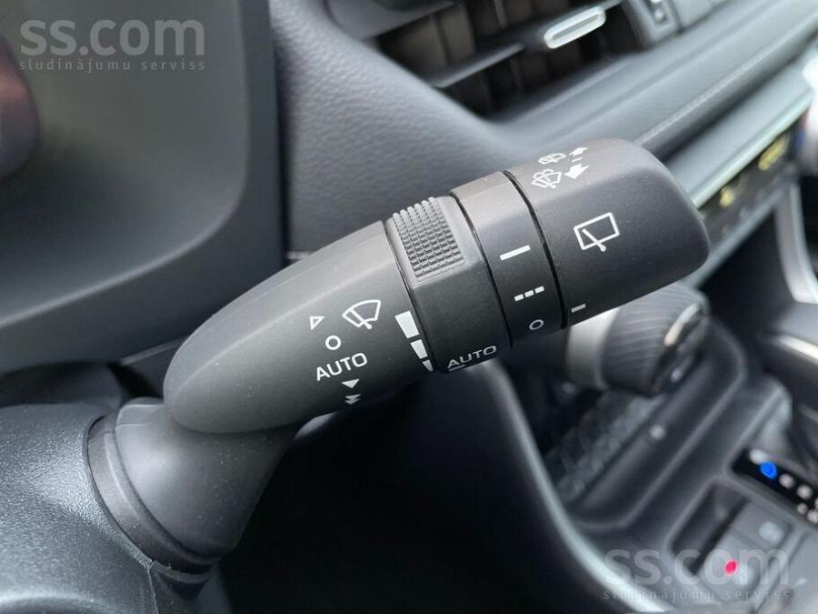 Pelēks Toyota RAV4 2024 Rīga, ar dzinēja tilpumu 2.50 L un nobraukumu 10 tūkst. km par 36590 €, foto 25 vietnē AUTOMOTO.COM.LV