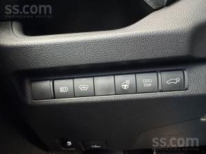 Grey Toyota RAV4 2024 in Riga, with an engine capacity of 2.50 L and mileage of 55 thousand km for 31450 €, photo 17 on AUTOMOTO.COM.LV