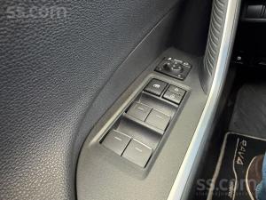 Grey Toyota RAV4 2024 in Riga, with an engine capacity of 2.50 L and mileage of 55 thousand km for 31450 €, photo 18 on AUTOMOTO.COM.LV