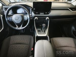 Pelēks Toyota RAV4 2024 Rīga, ar dzinēja tilpumu 2.50 L un nobraukumu 51 tūkst. km par 32900 €, foto 17 vietnē AUTOMOTO.COM.LV