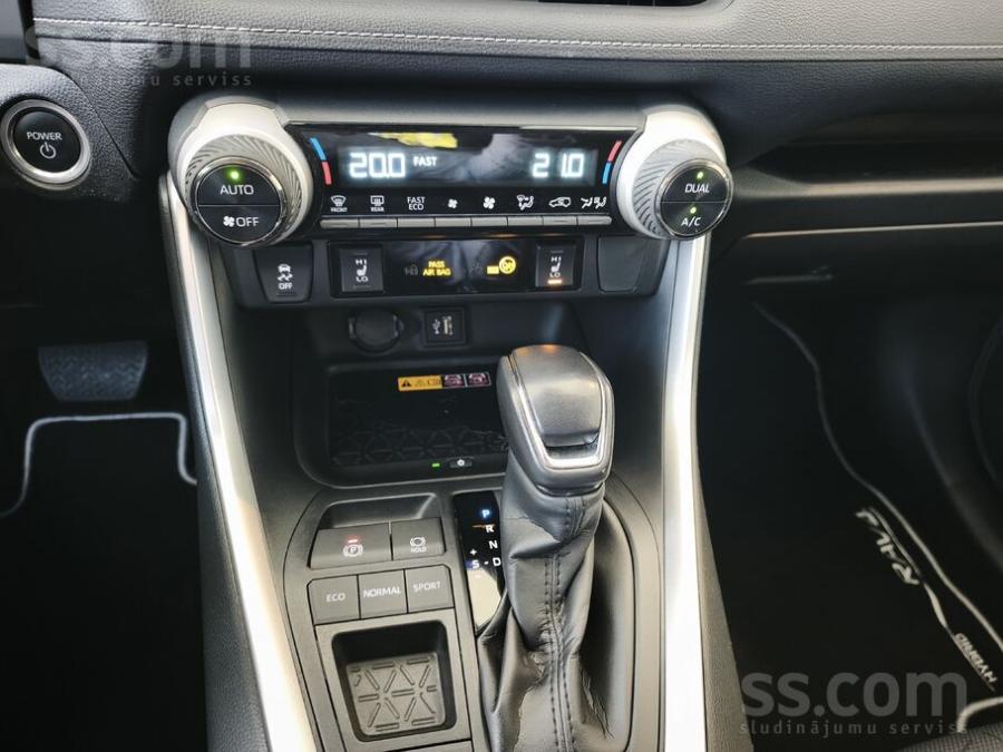 Pelēks Toyota RAV4 2024 Rīga, ar dzinēja tilpumu 2.50 L un nobraukumu 51 tūkst. km par 32900 €, foto 19 vietnē AUTOMOTO.COM.LV