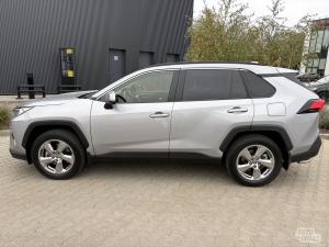 Pelēks Toyota RAV4 2024 Kauņa, ar dzinēja tilpumu 2.50 L un nobraukumu 35 tūkst. km par 32300 €, foto 4 vietnē AUTOMOTO.COM.LV